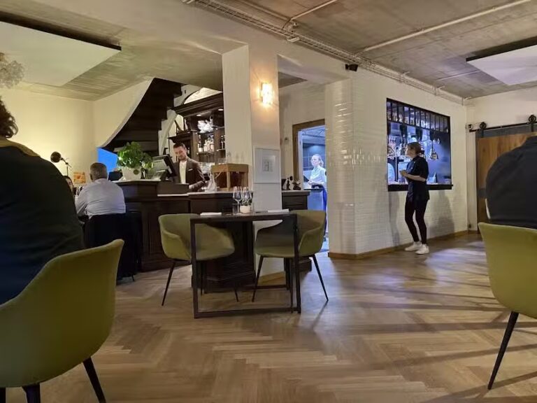 Apdikt | Restaurants au Steinfort, Capellen
